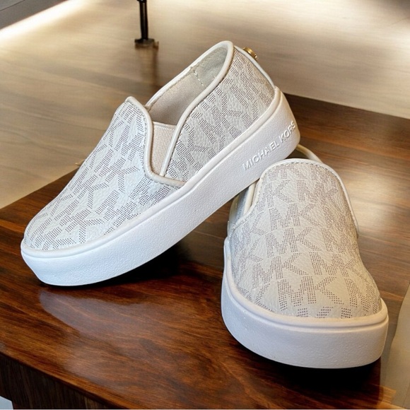 KORS Michael Kors | Shoes | Girls Michael Kors Little Kid Big Kid Jem ...